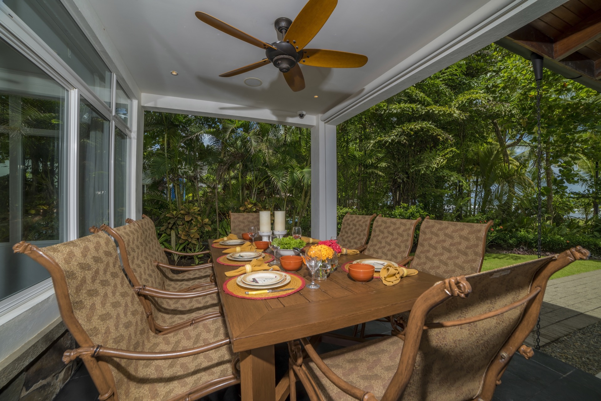 Villa Victoria Back Patio Dining - Costa Rica Villa Rentals/Villa Sales ...